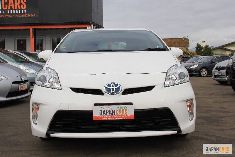 2014 Toyota Prius (WHITE) for $11000 - Japan Cars, Stock No: #256
