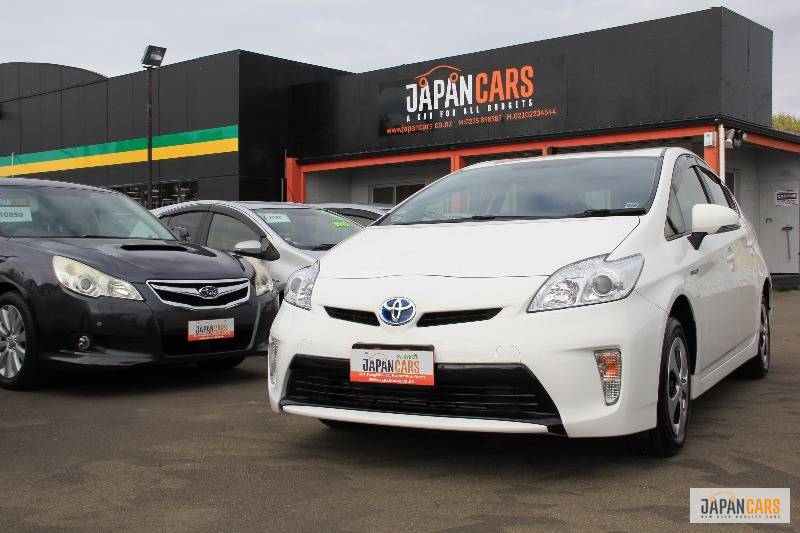 2014 Toyota Prius (WHITE) for $11000 - Japan Cars, Stock No: #256