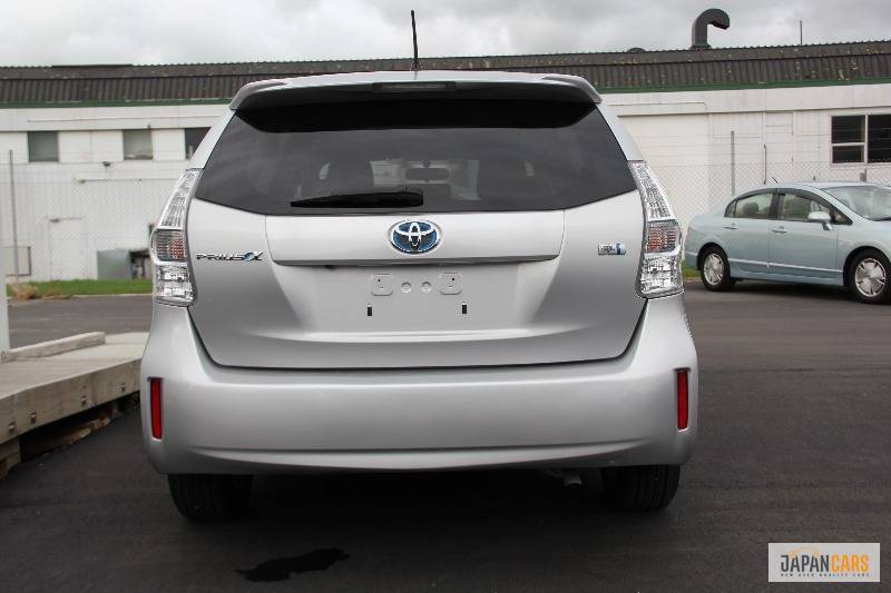 2014 Toyota PRIUS ALPHA (SILVER) for $16000 - Japan Cars, Stock No: #464