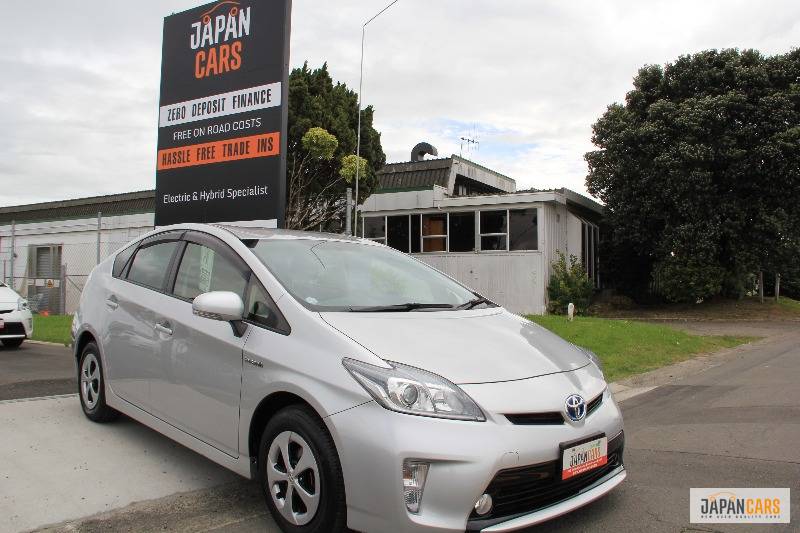2015 Toyota Prius (SILVER) for $18400 - Japan Cars, Stock No: #624