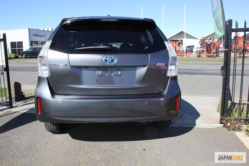 2014 Toyota Prius (GREY) for $16200 - Japan Cars, Stock No: #1059